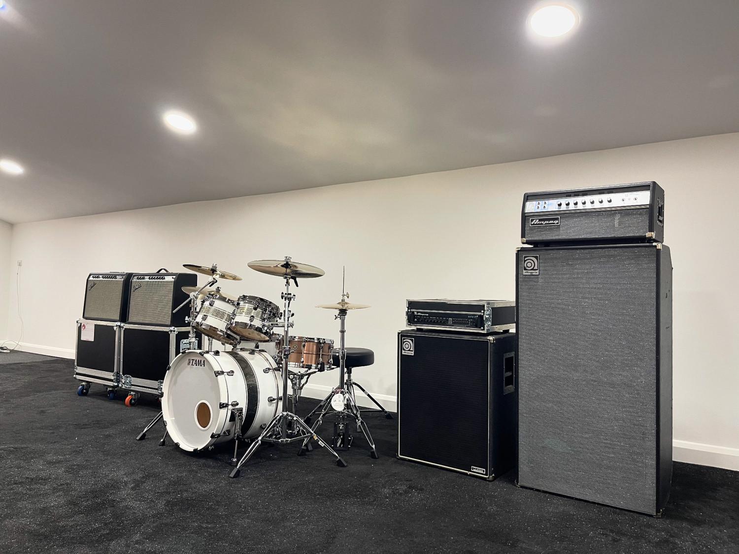Backline | Ibex